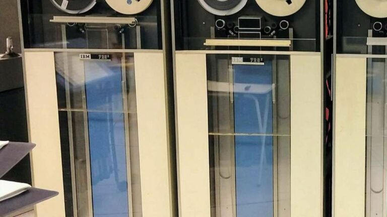 10 Oldest Computers In The World - Teronga